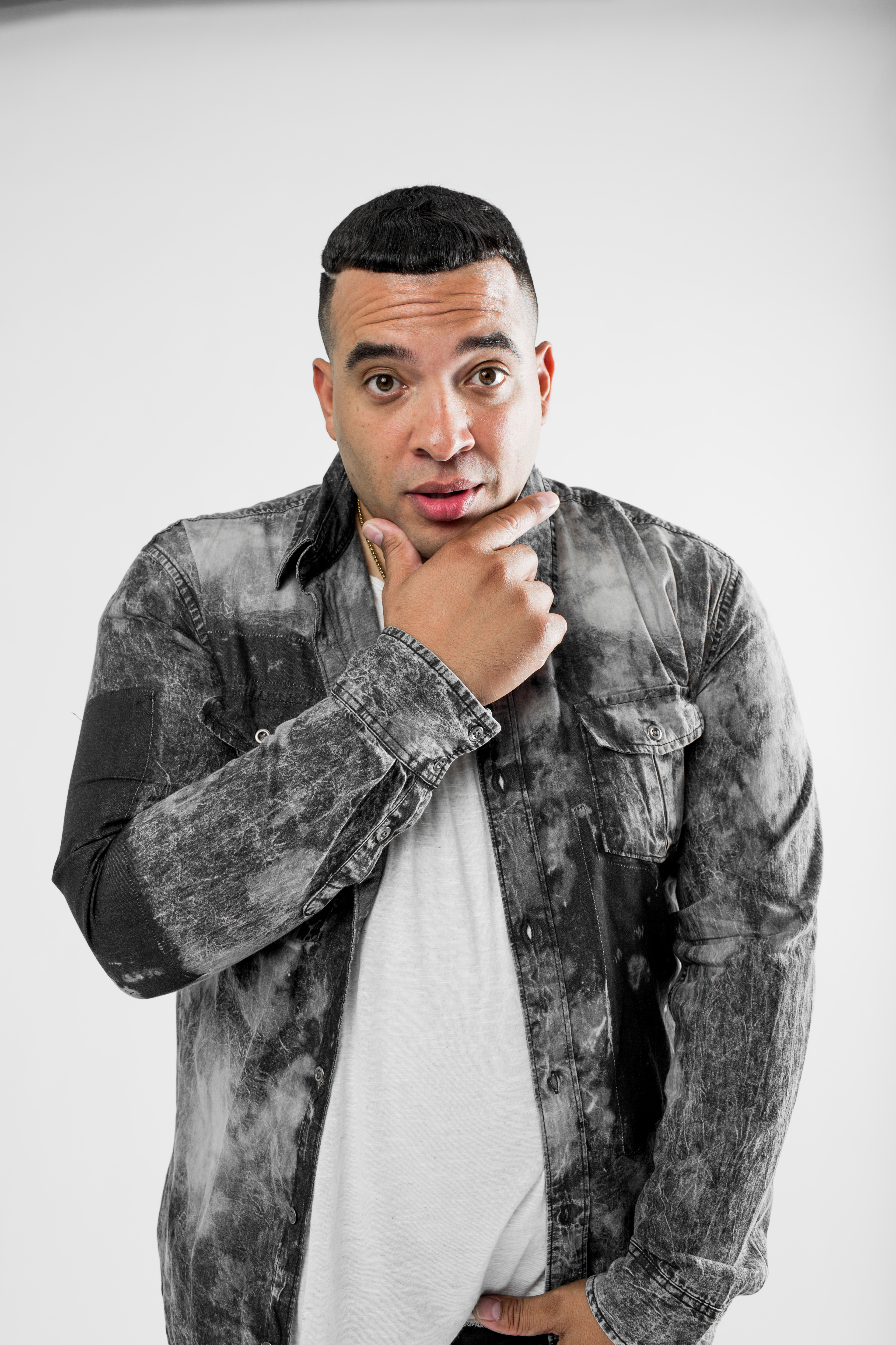 Jason Lee Accuses Karen Civil of Paying a Hacker To Take Down His Blog