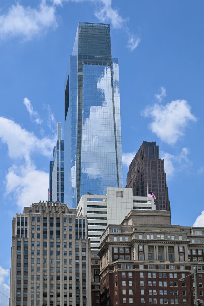 Bang felt in Philly after generator malfunctioned at Comcast Center