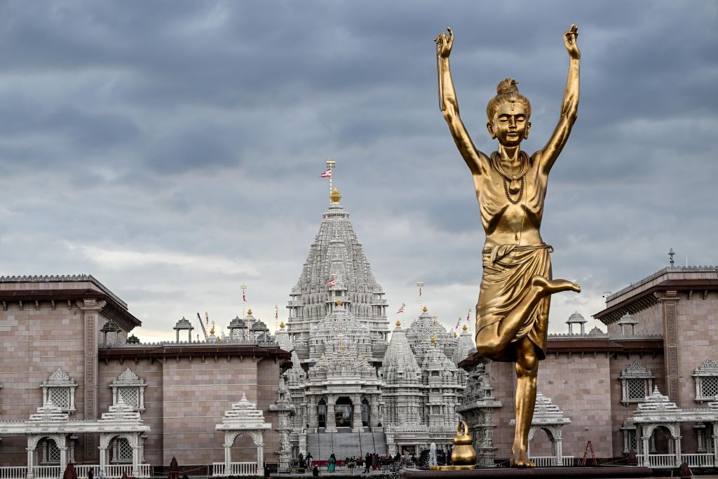 Largest Hindu Temple Outside Asia Opens in New Jersey,